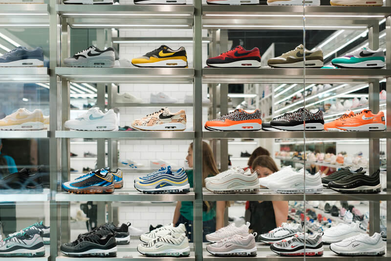 Dit zijn de meest populaire sneaker merken van dit moment - Mannenzaken